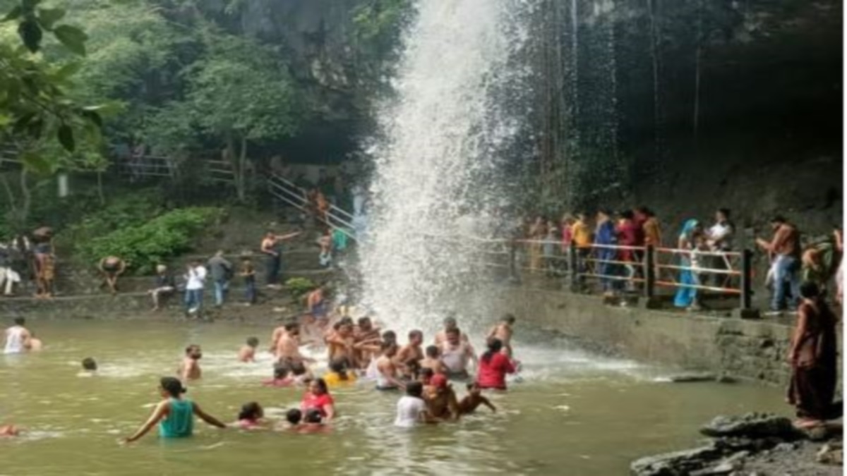 Ganga Mahadev Indore: पर्यटकों को लुभा रहा है इंदौर का 'गंगा महादेव' यहां पांडवों ने स्‍थापित ...